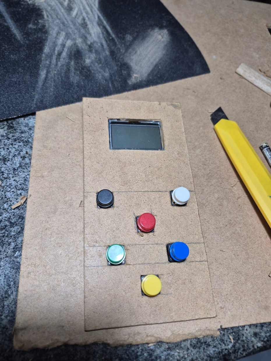 Construa o BRINK GAMER: um console de jogos portátil ESP32 | Manual Maker